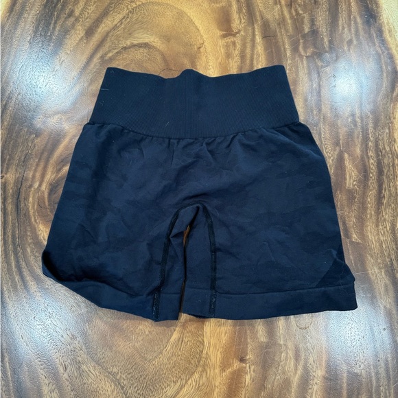 violate the dress code | Shorts | Violate The Dress Code Seamless ...